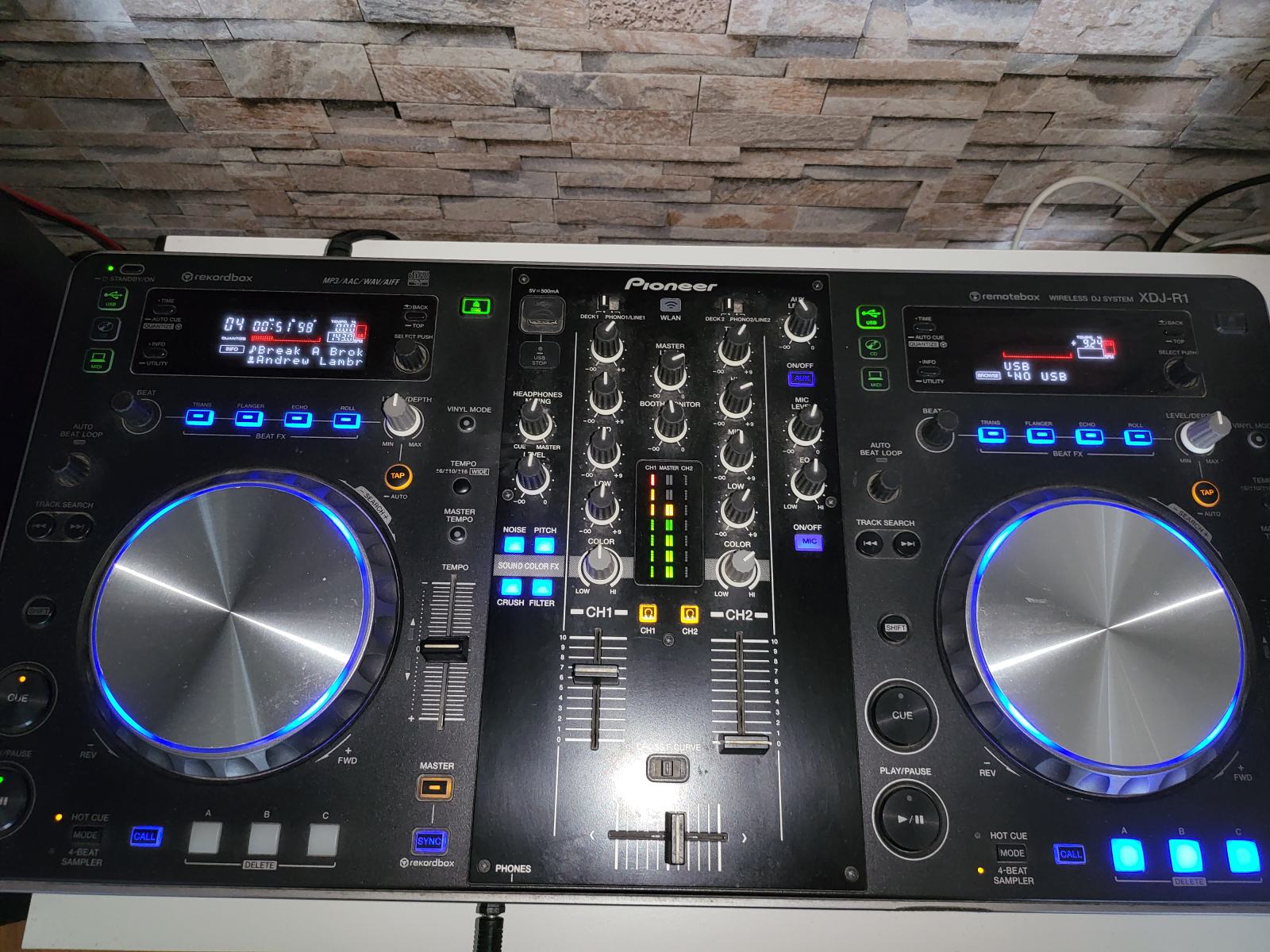 pioneer remotebox DJ wireles system XDJ-R1