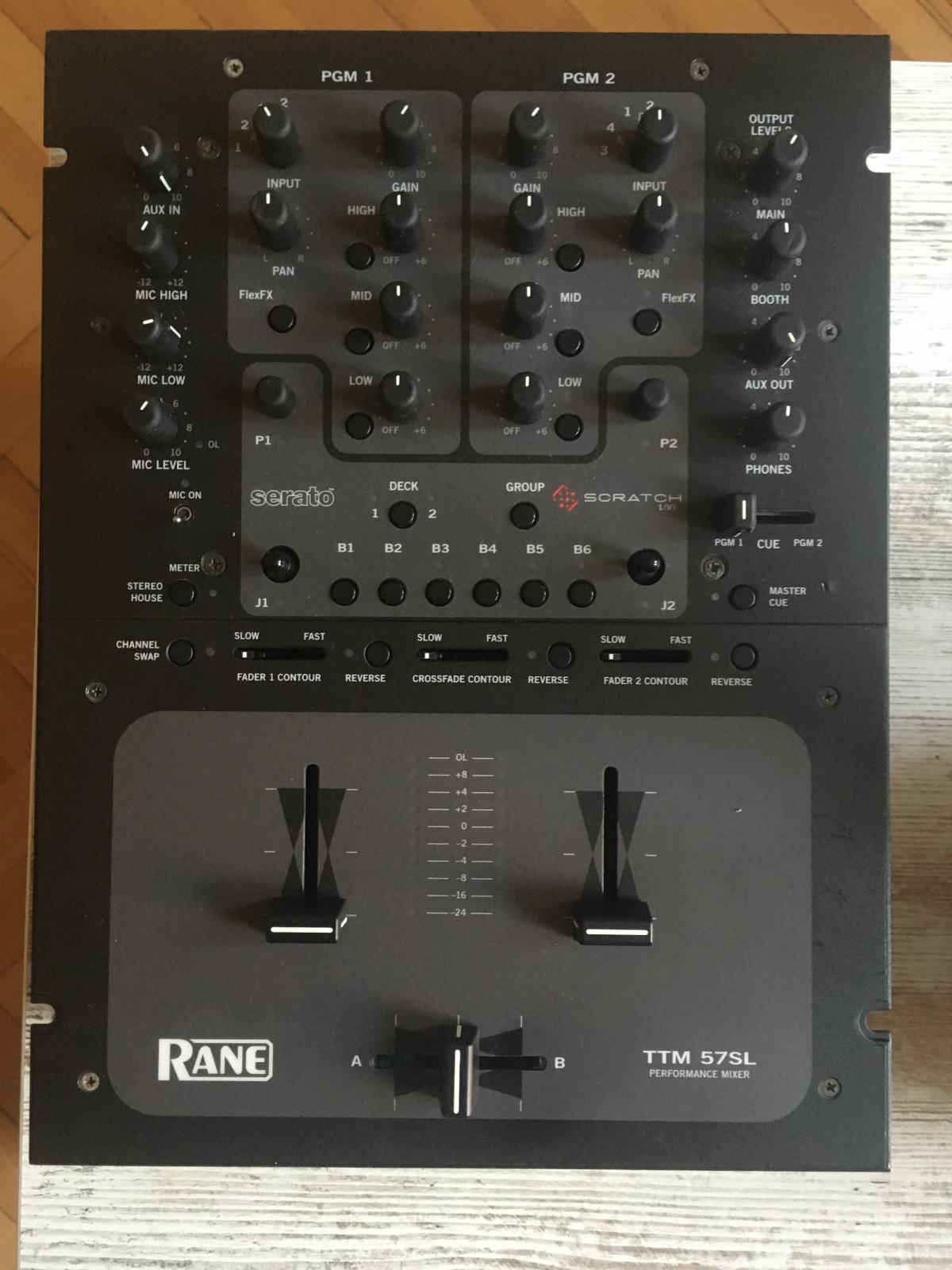 RANE TTM 57SL pro performance dj mixer mešalka / mešalna miza