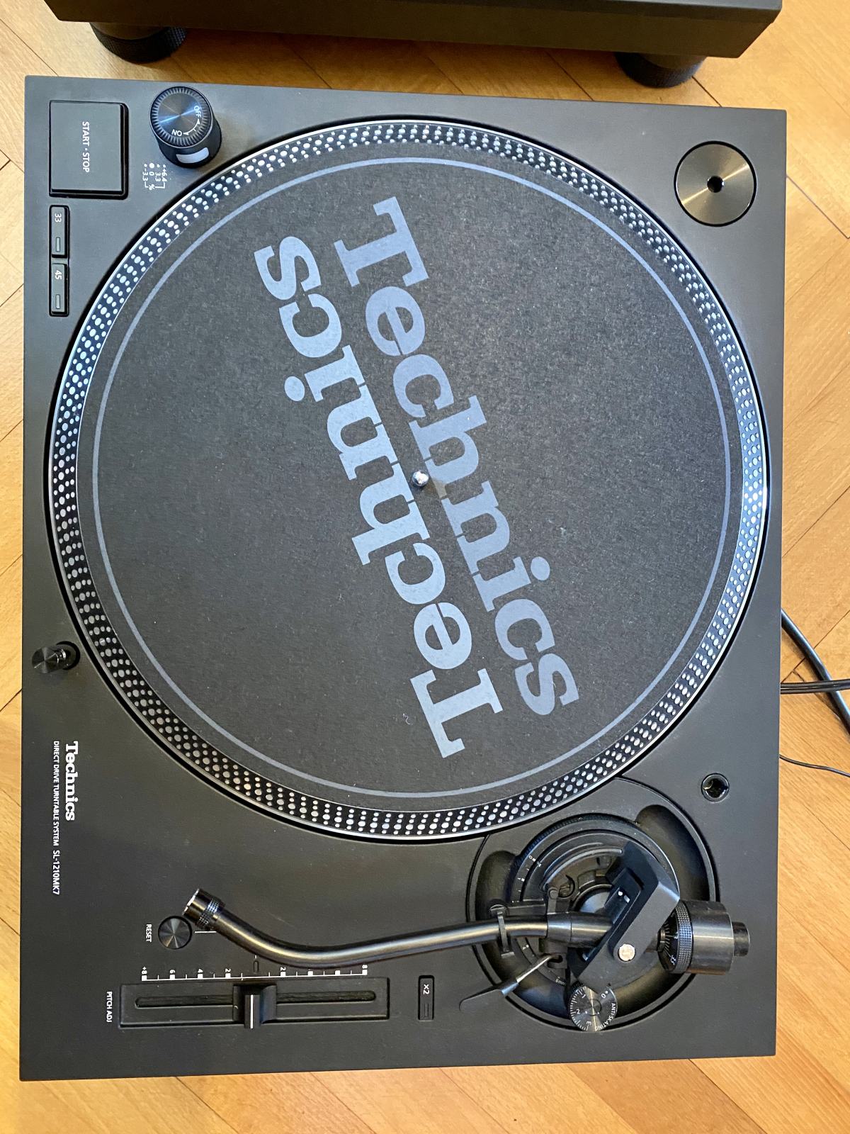 Technics SL1210 MK7 Direct Drive DJ Turntable PAR...NE RABLJENI