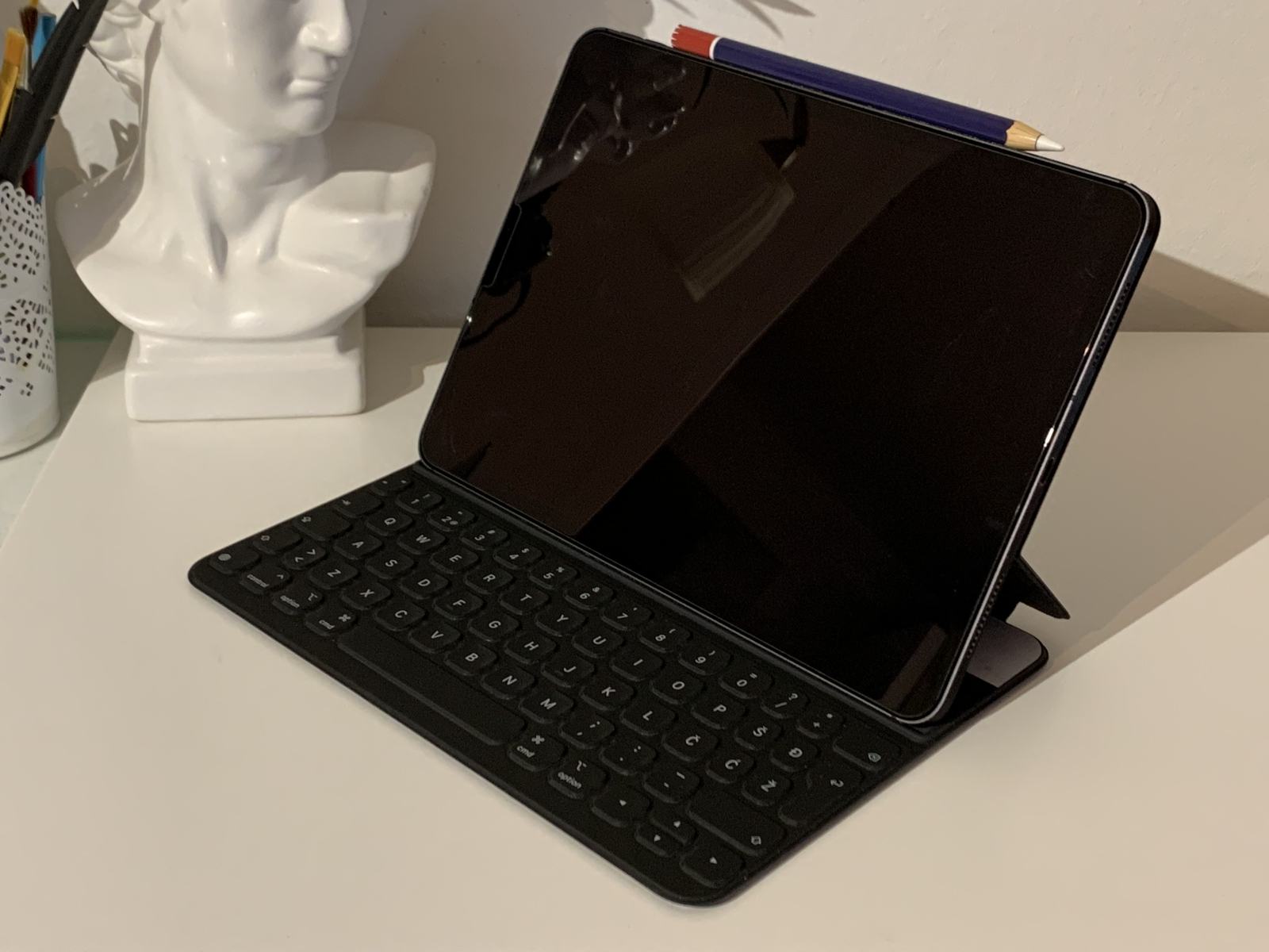 Apple Smart Keyboard Folio za iPad Pro 11/iPad Air CRO
