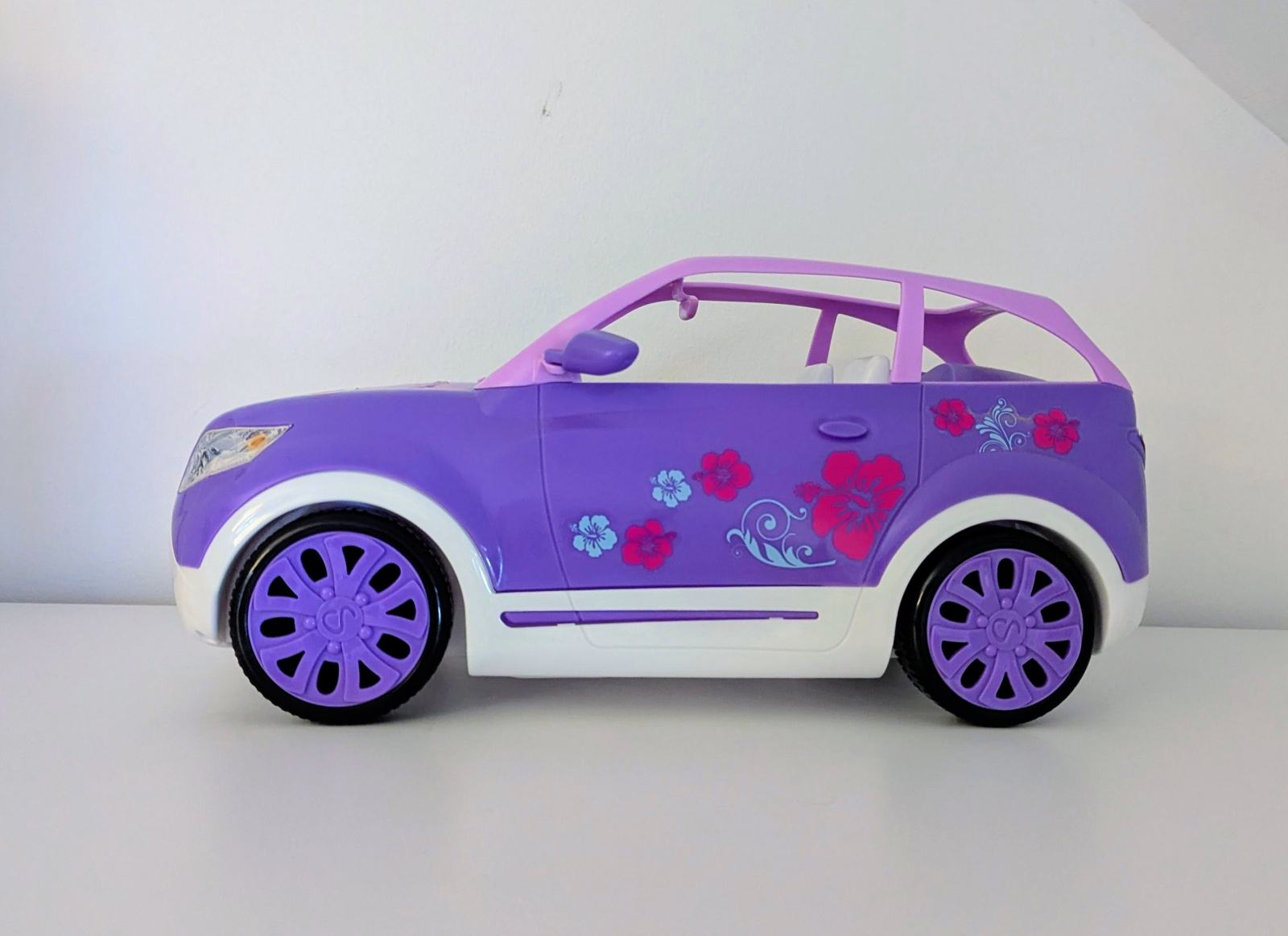 Barbie avto