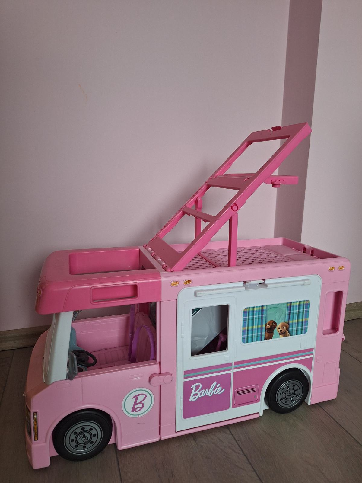 Barbie avtodom