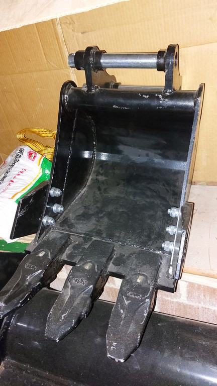 Izkopna žlica 30 cm za mini bager 2T