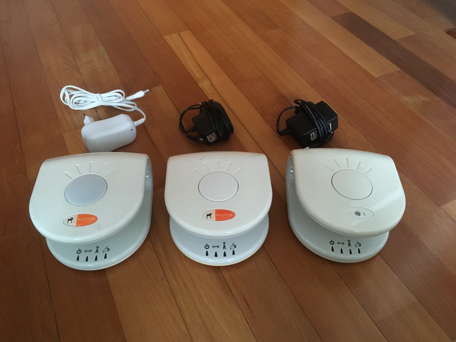 Ruckus Wireless MediaFlex 2825 + MediaFlex 2111 (2 kosa)