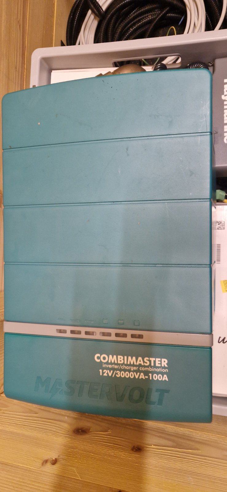 MasterVolt Combimaster charger/inverter 12V-3000VA - 100A - 230V