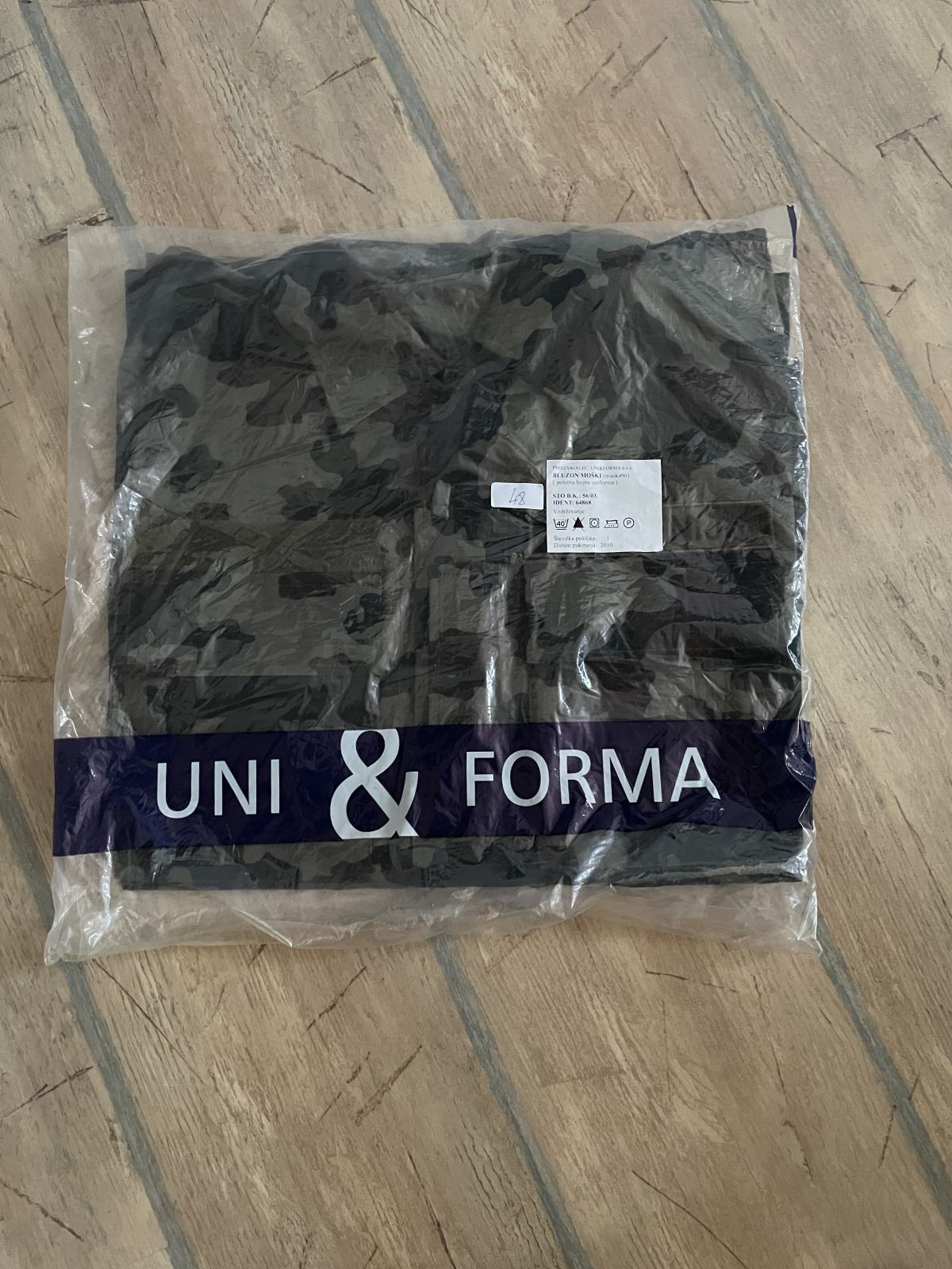 Uniforma SV (slovenske vojske).Bluzon ali srajca maskirne barve