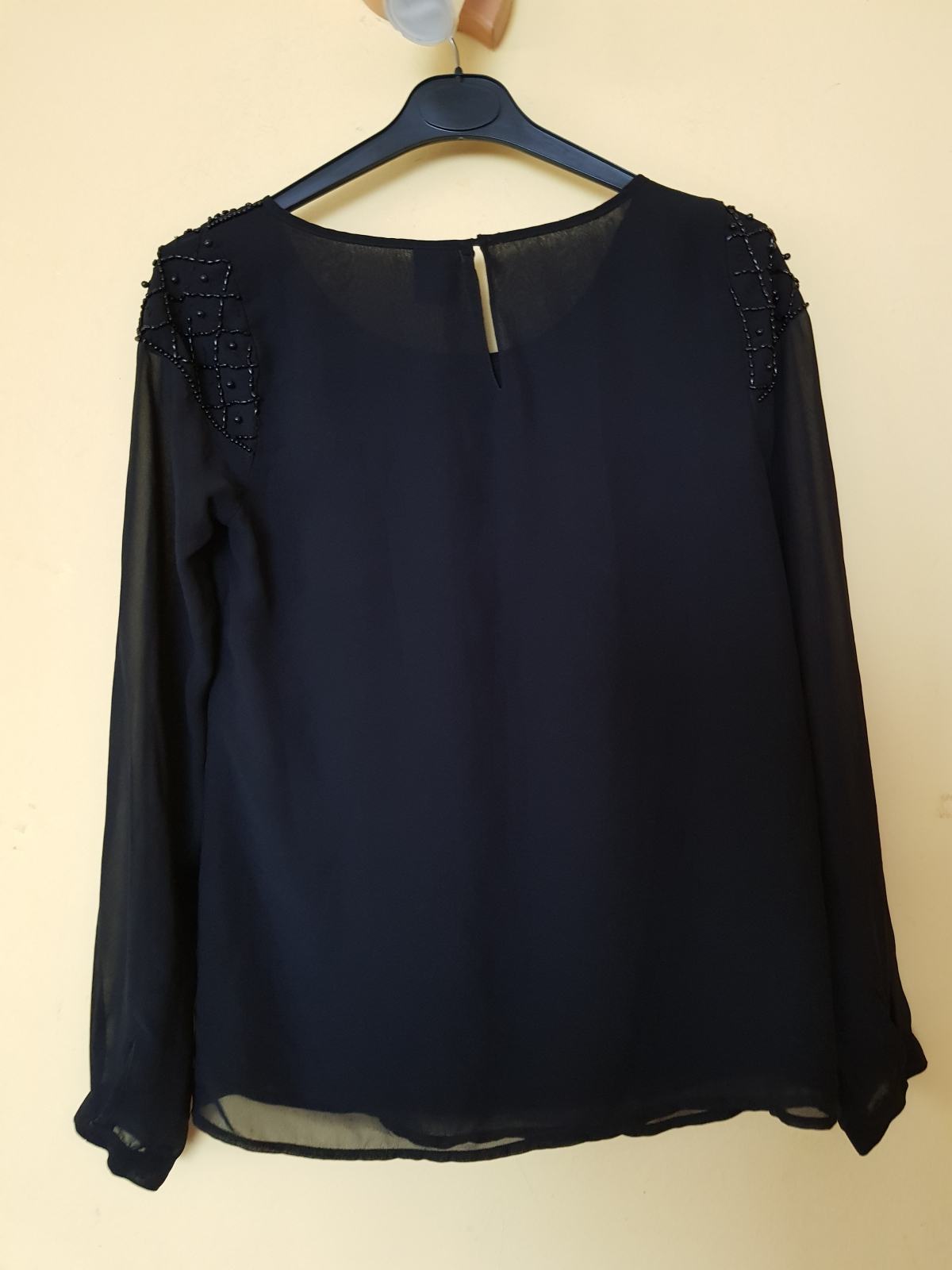 VERO MODA ČRNA TUNKA Z PERLICAMI XS/S