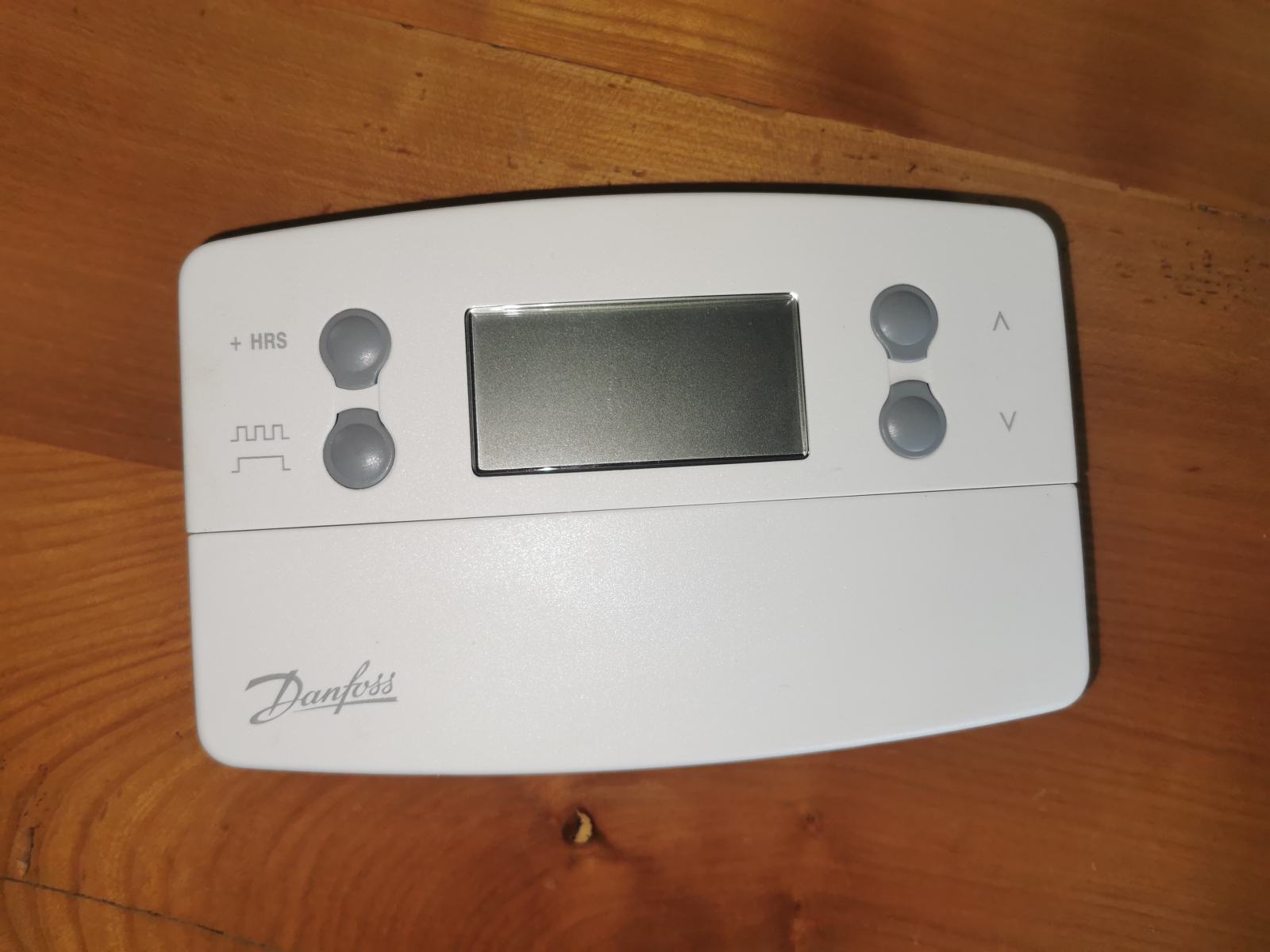 Danfoss TP7000 nadometni sobni termostat