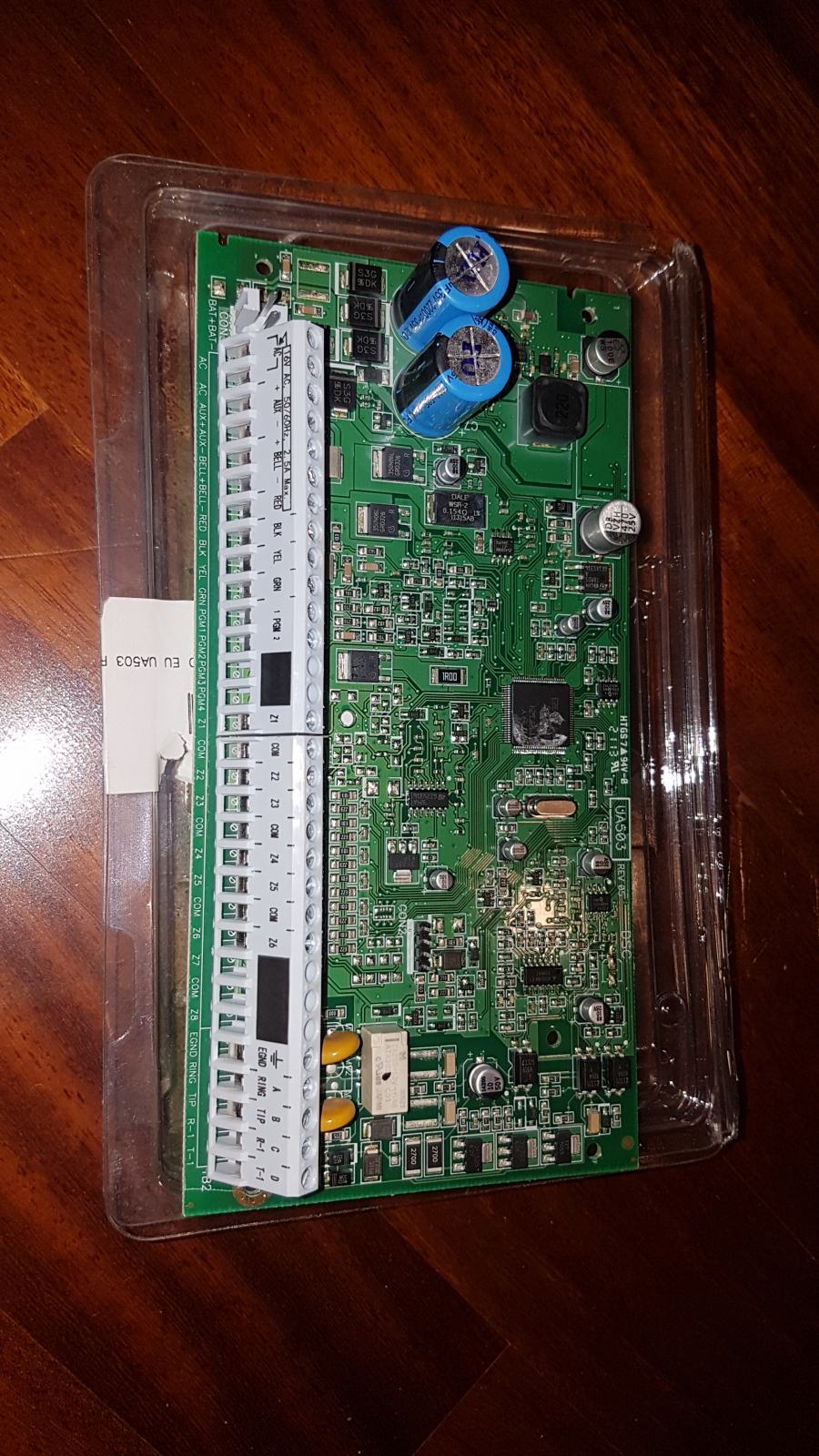 DSC PC1616, alarm osnovna plošča