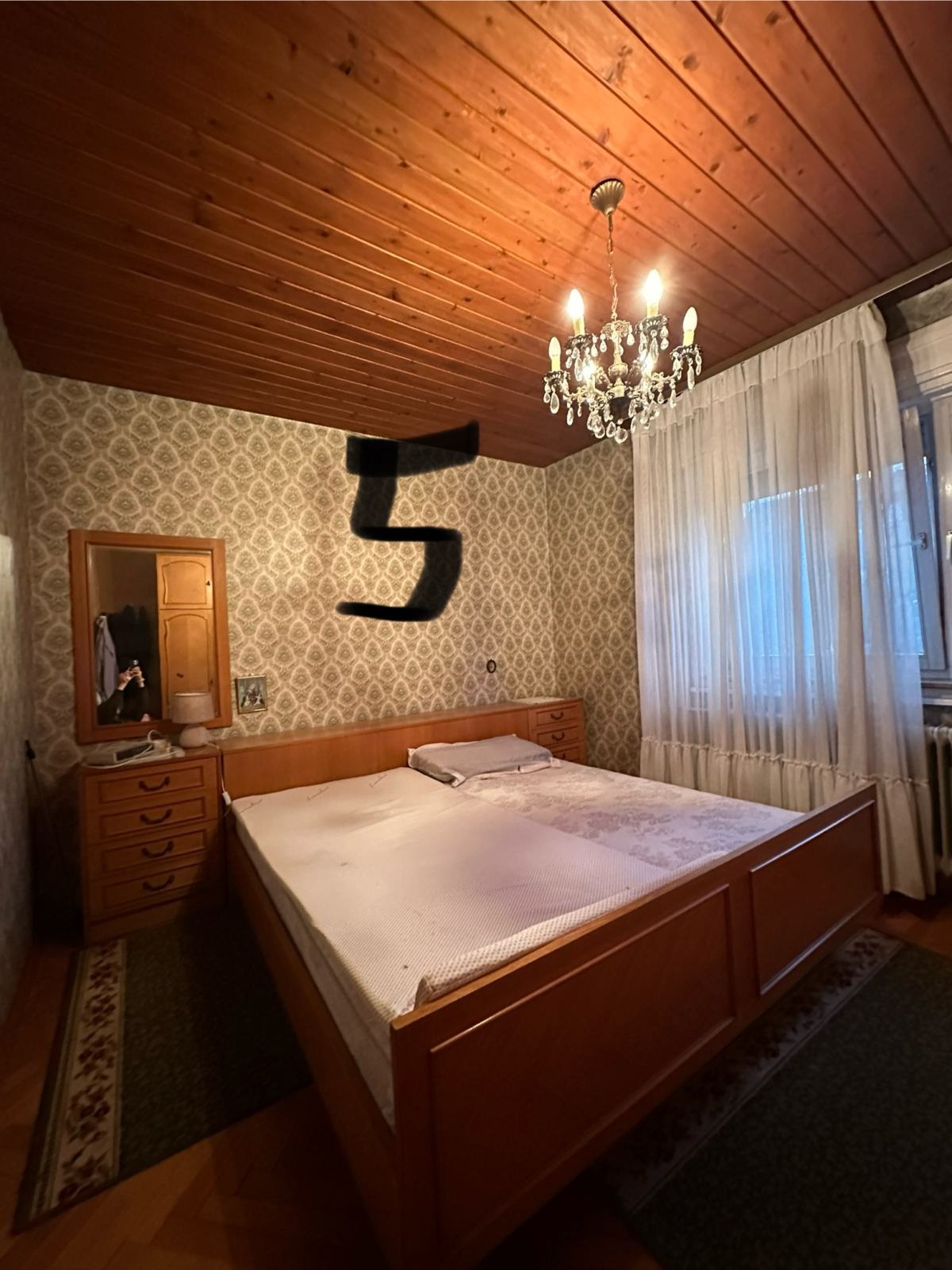PODARIMO pohištvo - spalnica, dnevna soba, kopalnica
