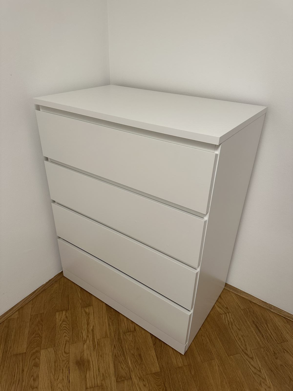 Predalnik IKEA MALM s 4 predali
