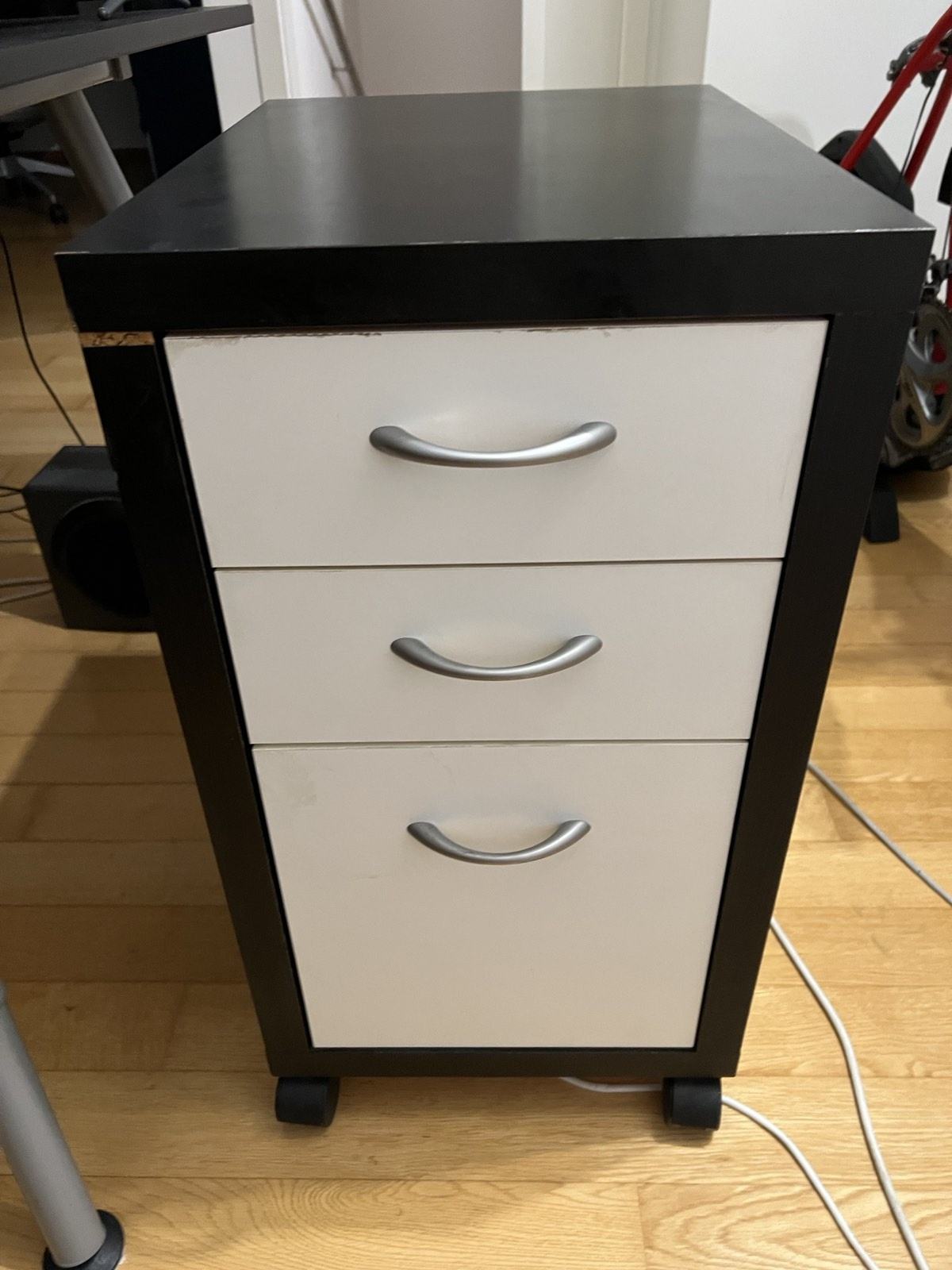 predalnik za pisarno