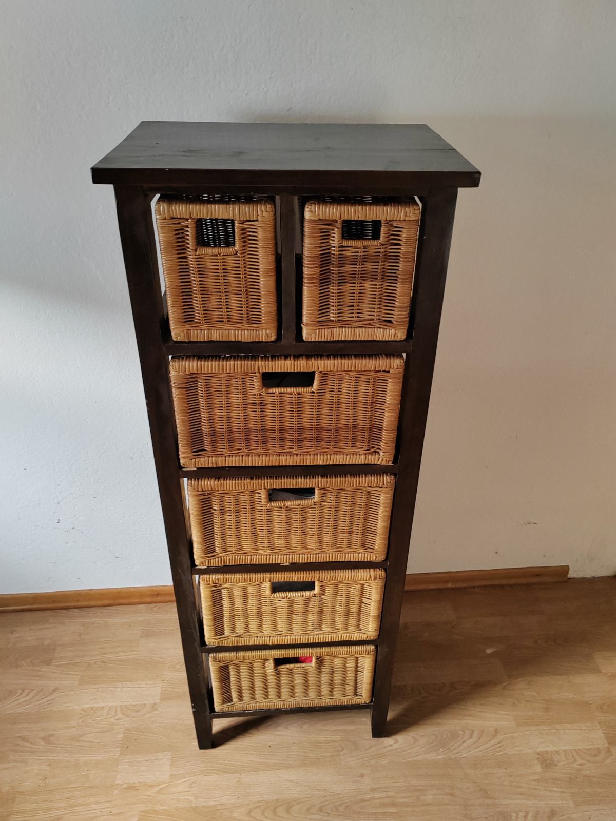 Prodam element ki je na sliki