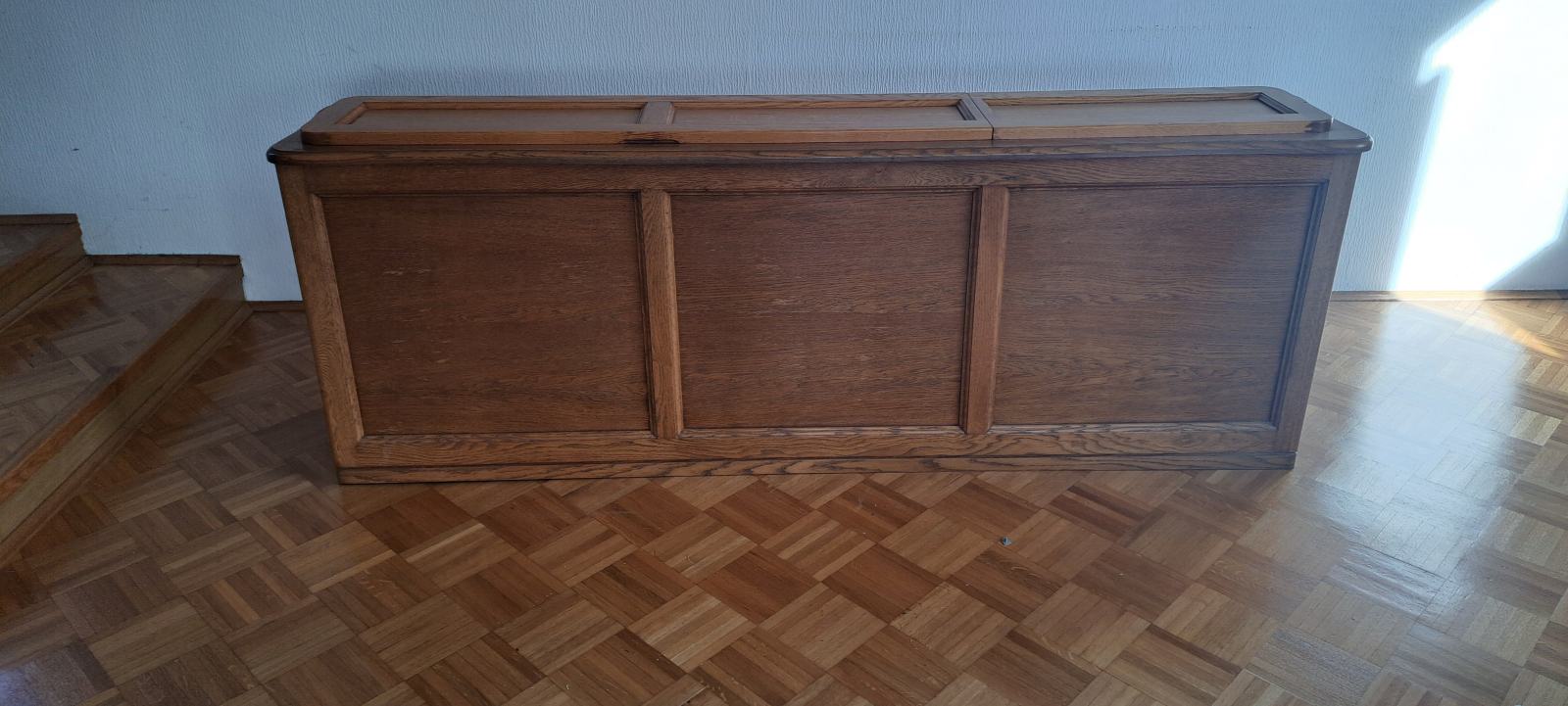 Prodam leseni zaboj hrast (kombinacija masive in furnirane izvedbe)