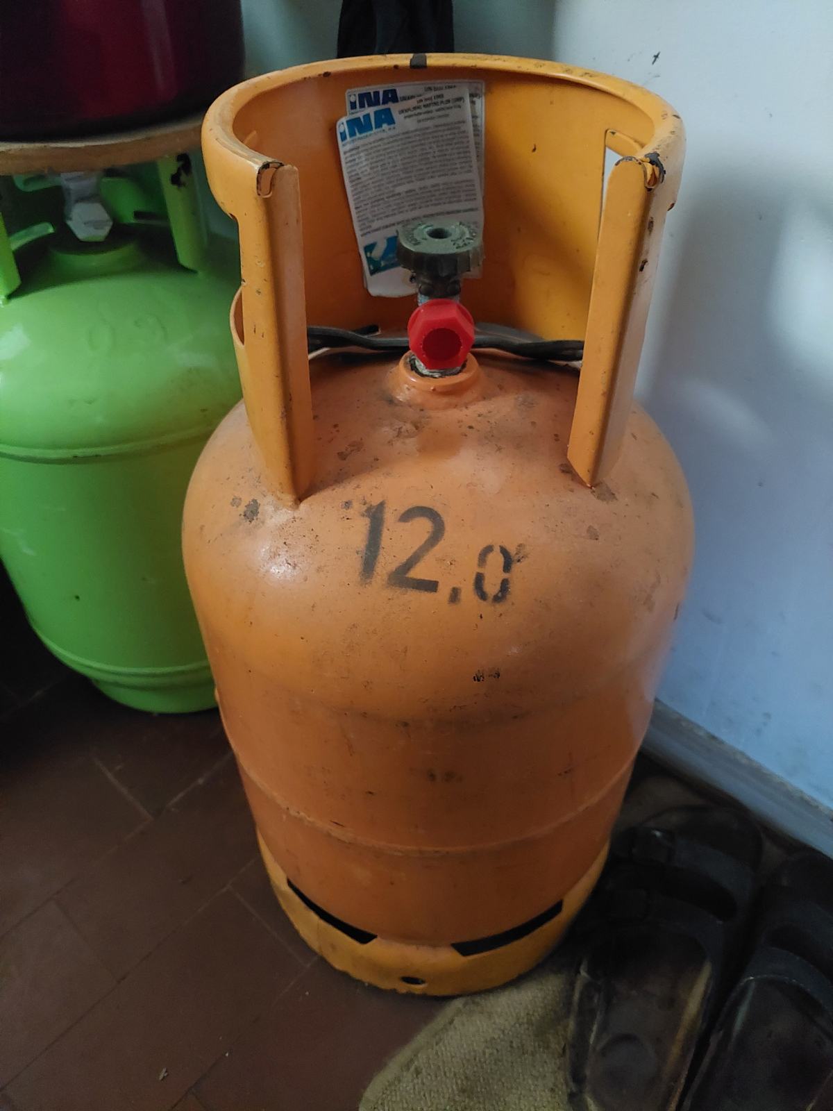 Prodam polno plinsko bombo 12kg