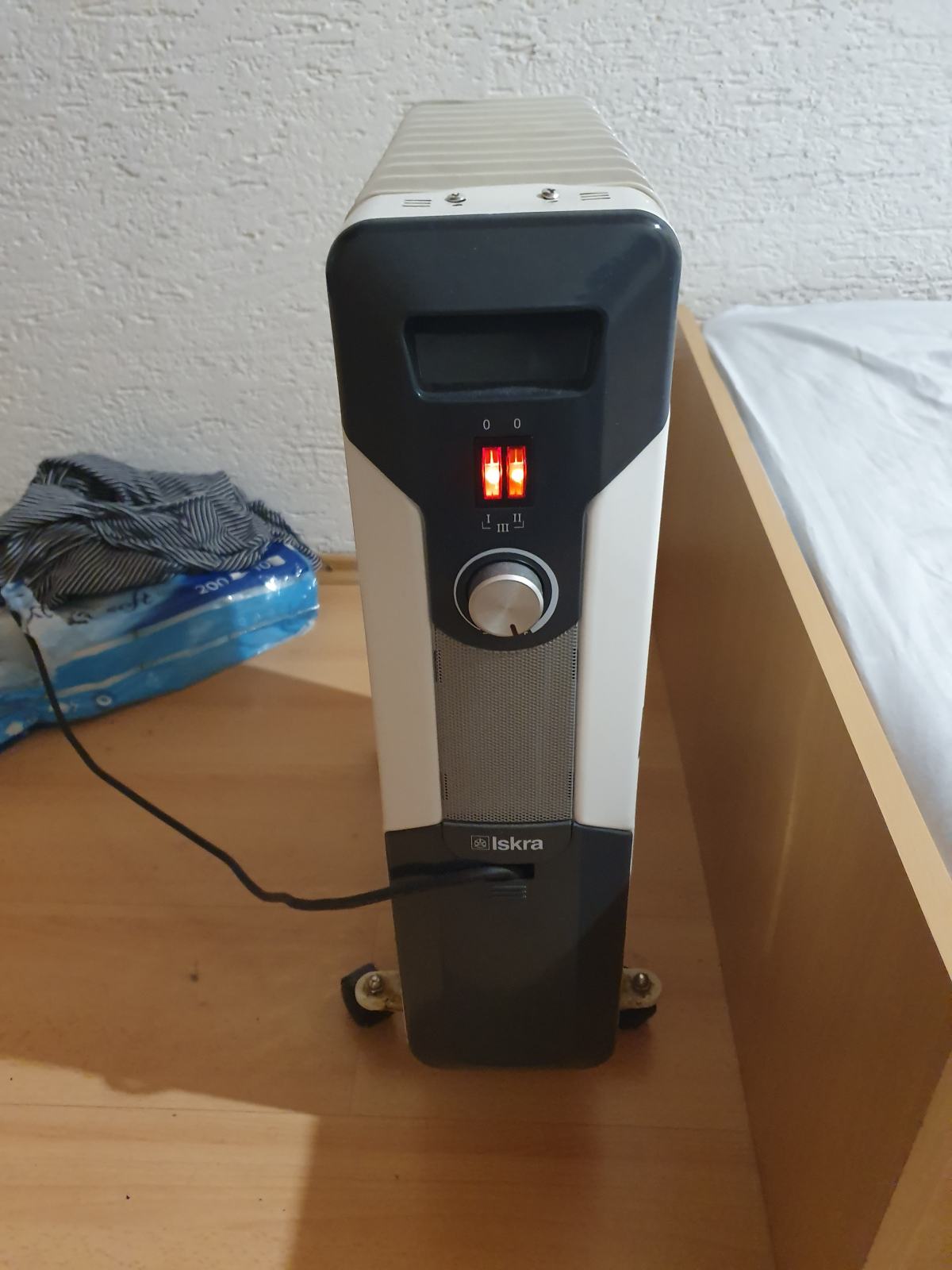 Rebrasti oljni električni radiator - skoraj nov