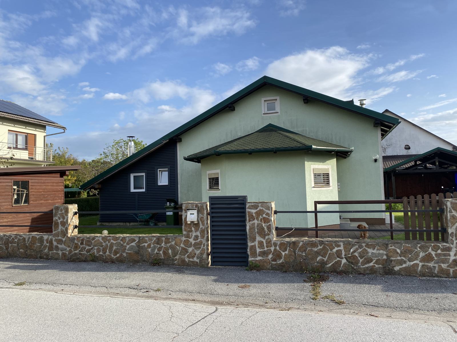 Rogoza dvostanovanjska hiša