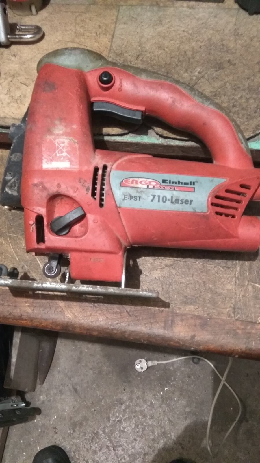 Žaga vbodna za les 710 W 5 prestav