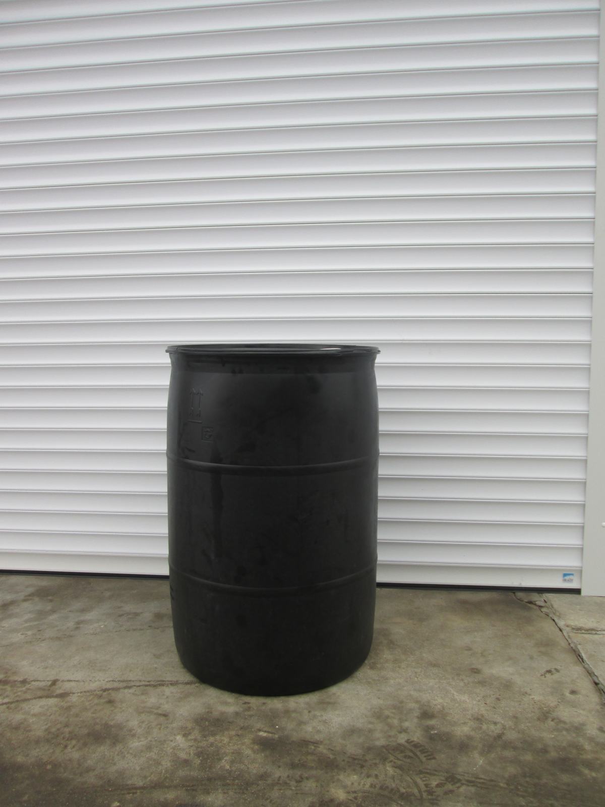 Plastični sodi 200 L podarim