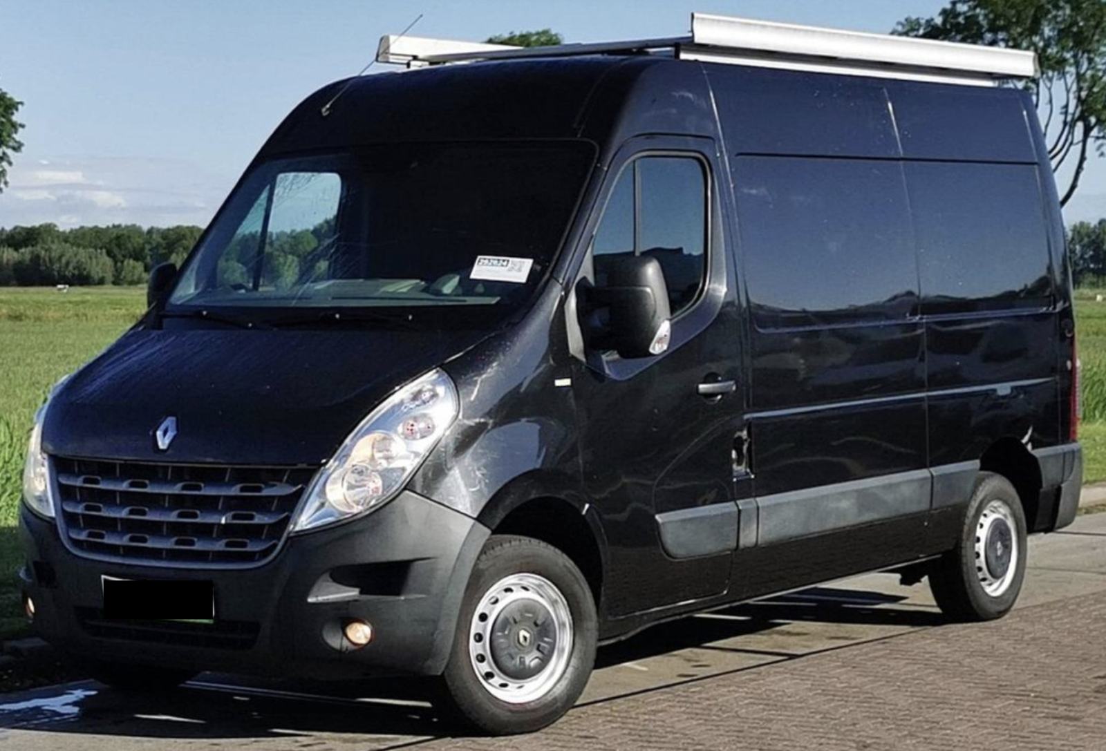 Renault Master L2H2 - Najem, 2017 l.