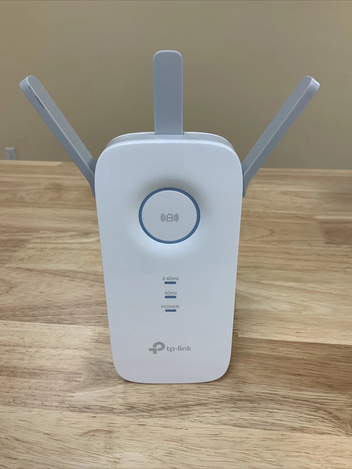 TP-Link RE450 – WiFi ojačevalec signala, odličen