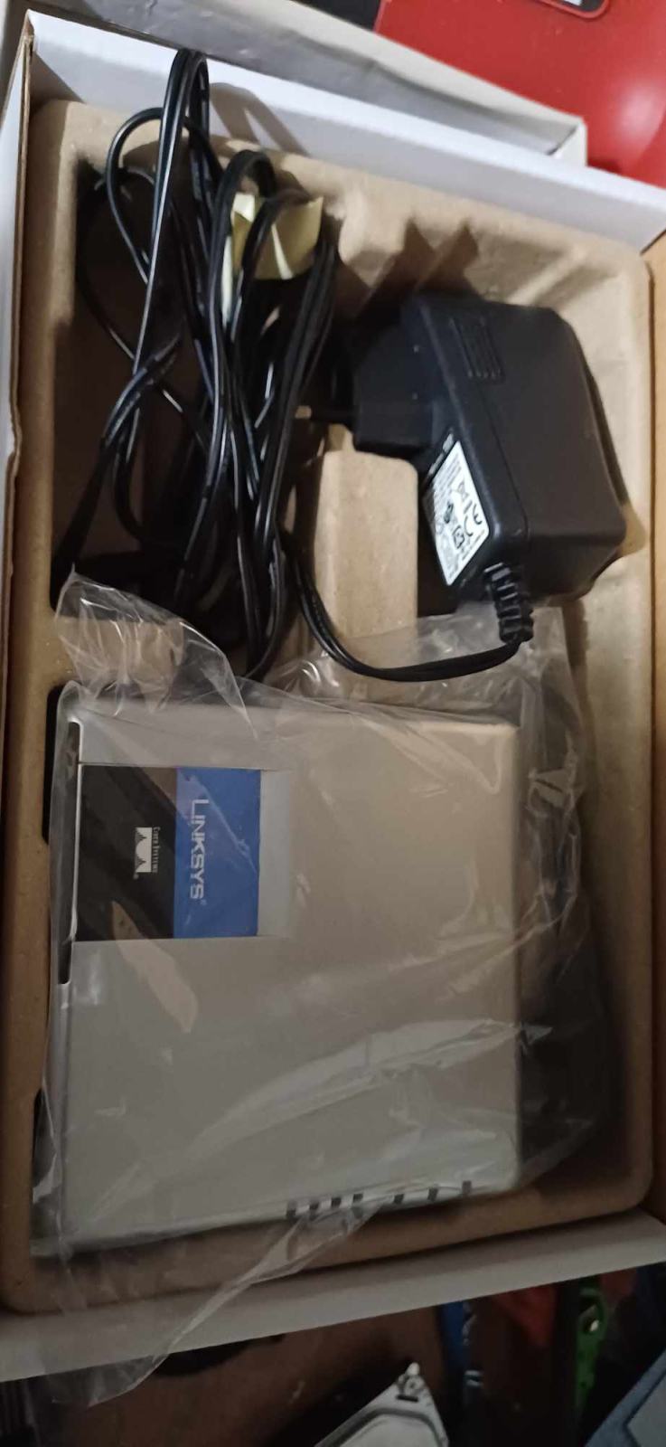 WIFI Linksys WRT54GC router+1 antenca+napajalnik