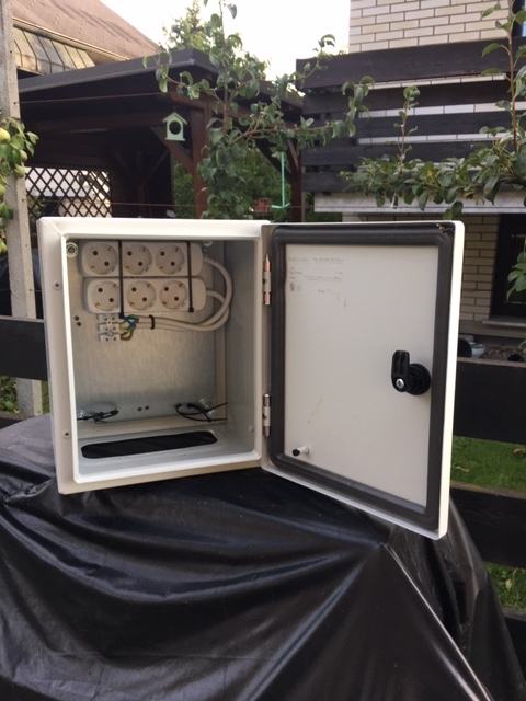 Kovinska elektro omarica Schneider 300x250x200