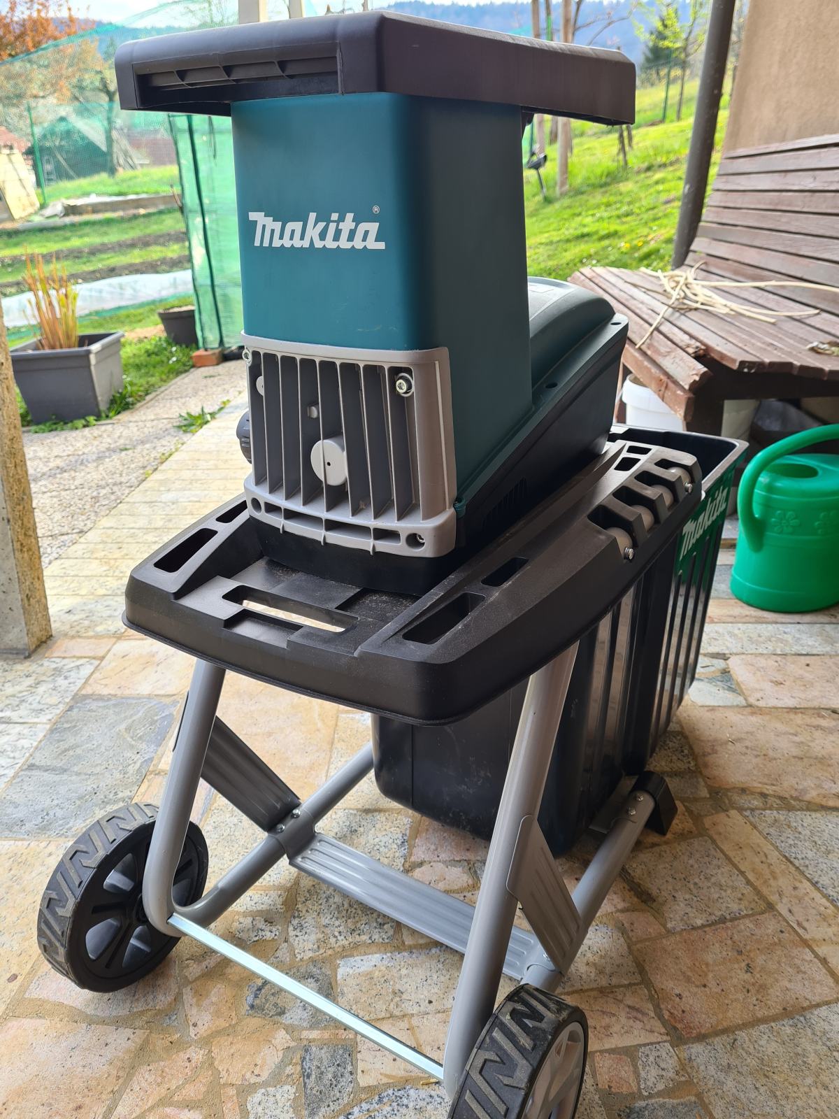 Makita drobilnik vej UD2500