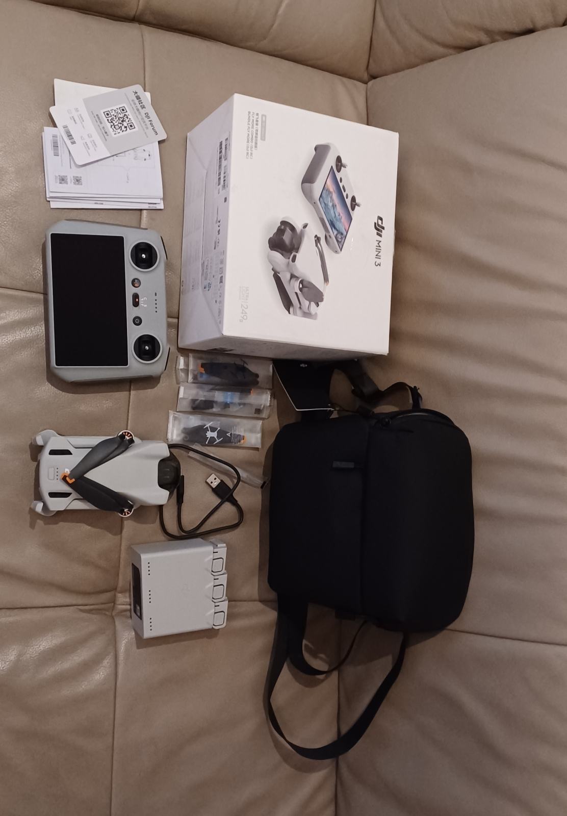 DJI Mini 3 Fly More Combo dron (DJI RC)