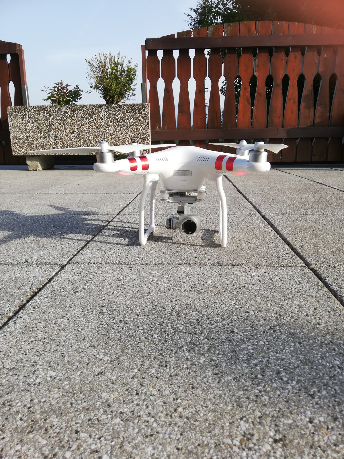 DRON DJI PHANTOM-STANDARD Dobro ohranjen!!!
