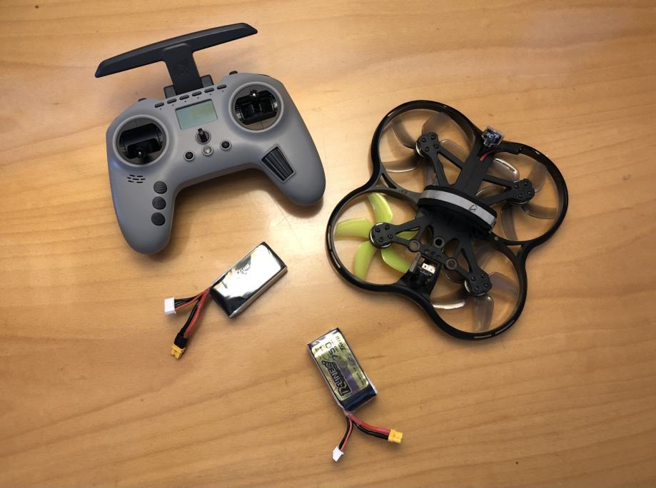 FPV dron komplet, Pavo 30 + JumperRC T-Pro + 2 Lipo baterije