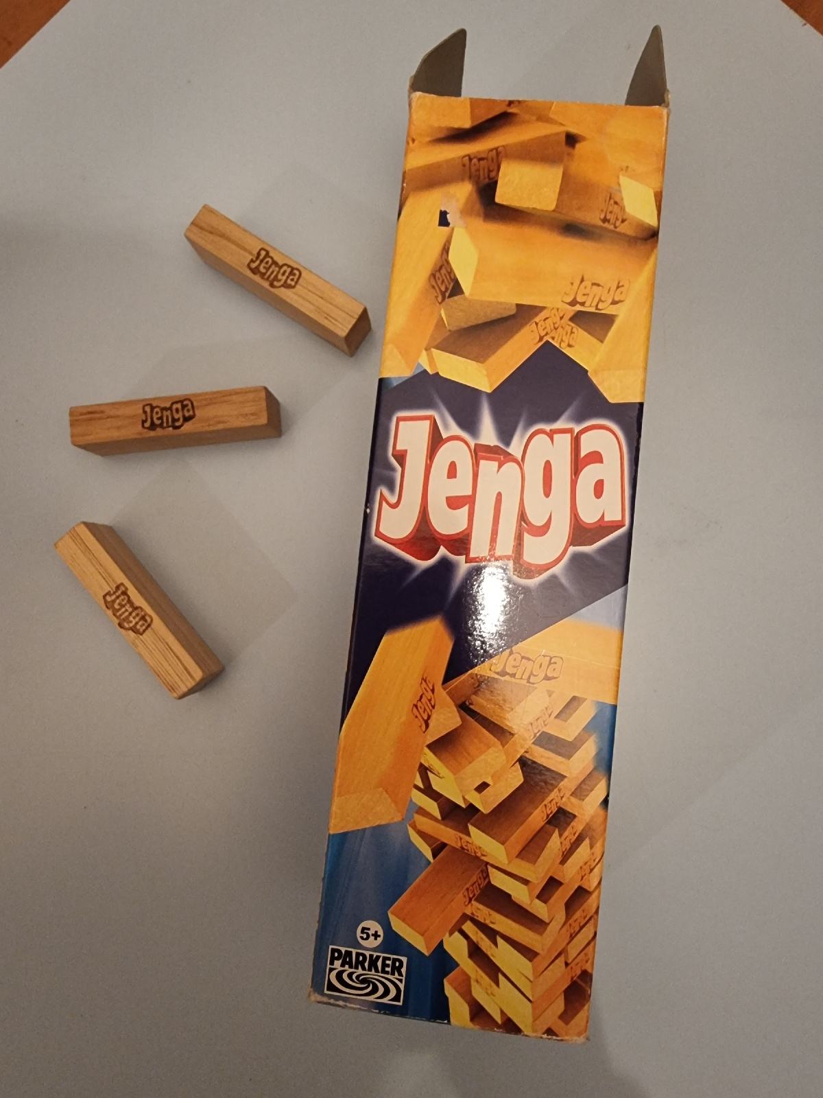 Jenga družabna igra
