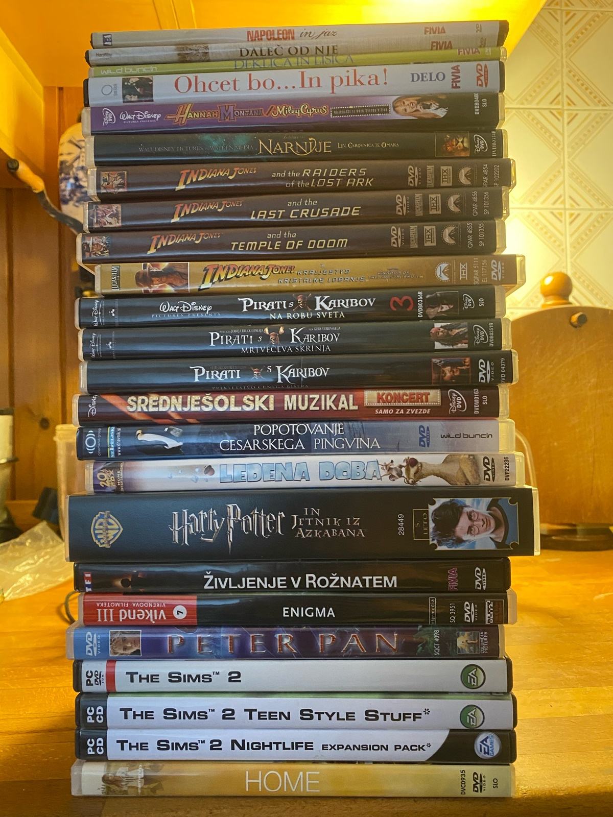 Paket DVD-jev popularni filmi