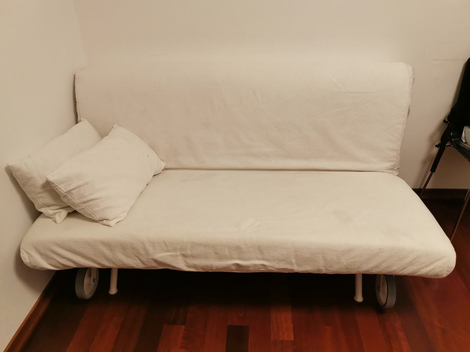 Ikea raztegljiv dvosed