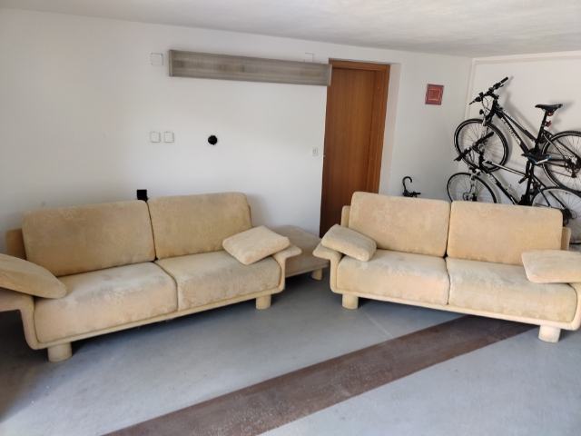 Ugodno prodam dva dvoseda