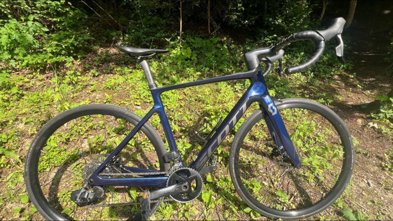 ELEKTRIČNO CESTNO KOLO SCOTT ADDICT ERIDE 20