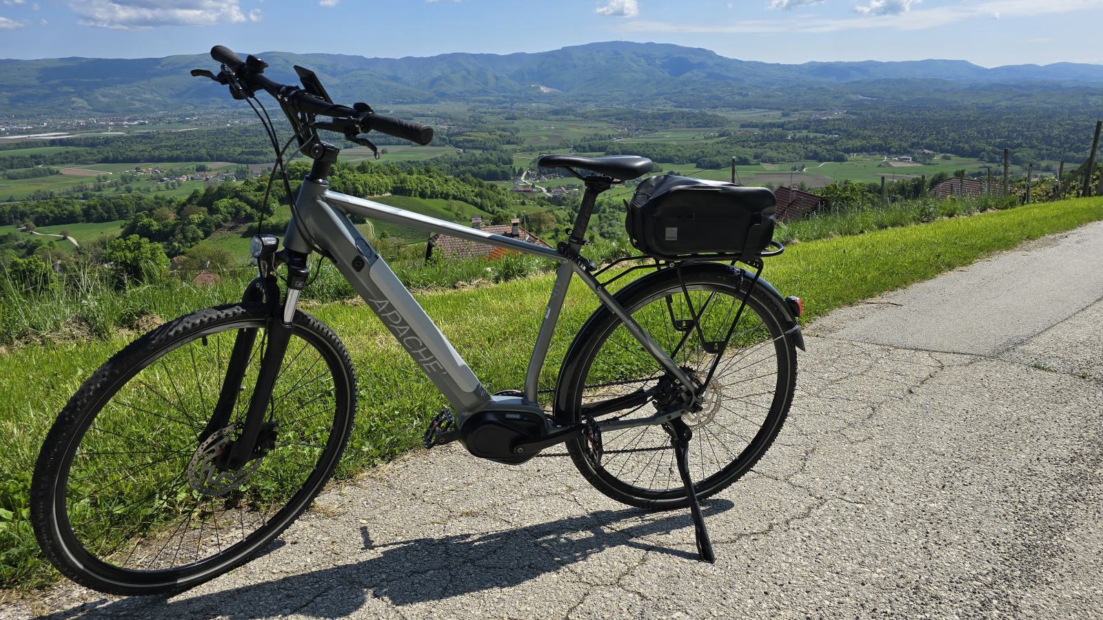 Električno kolo APACHE