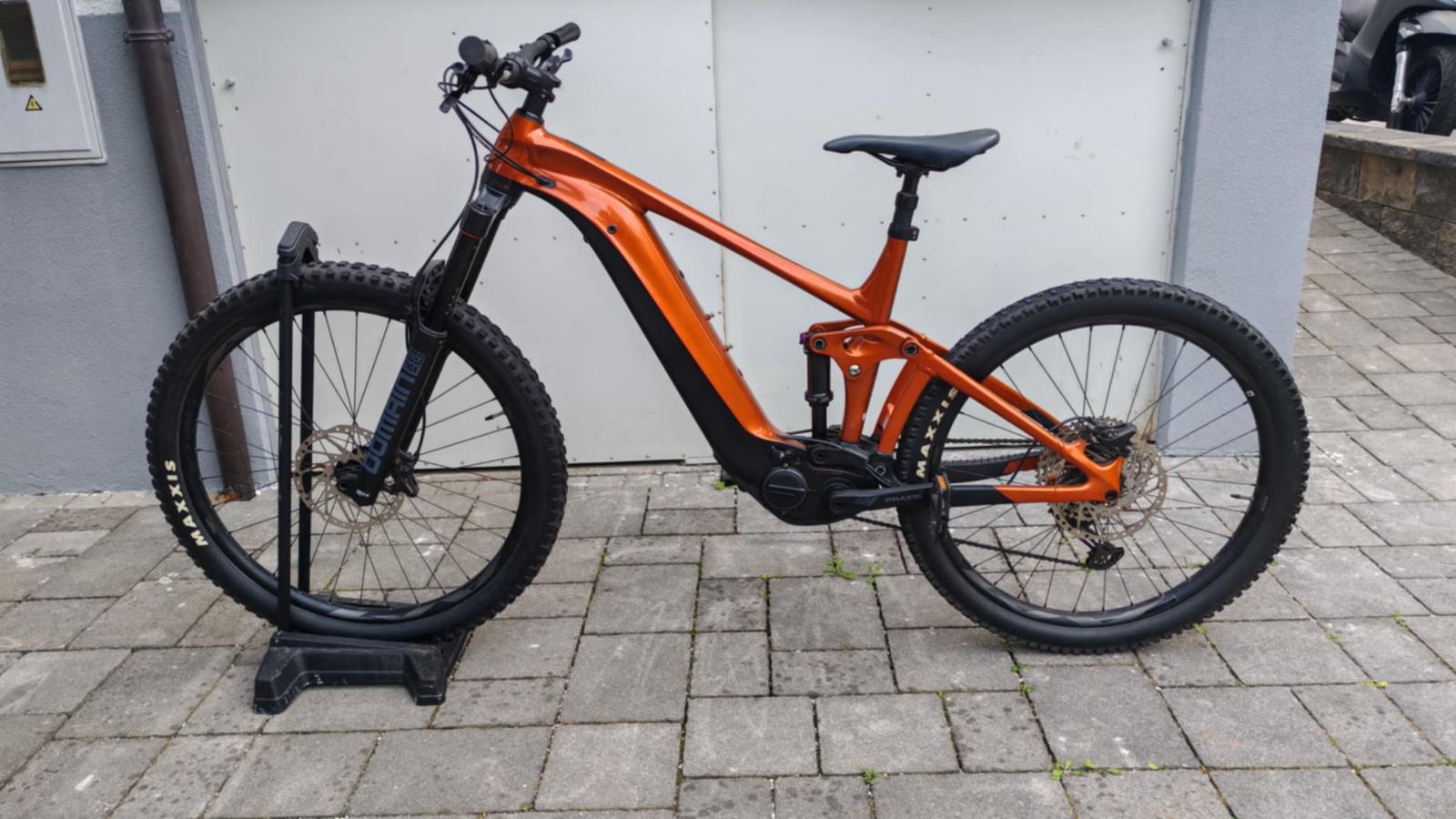 Električno kolo Giant Reign, velikost XL (180cm -200cm)