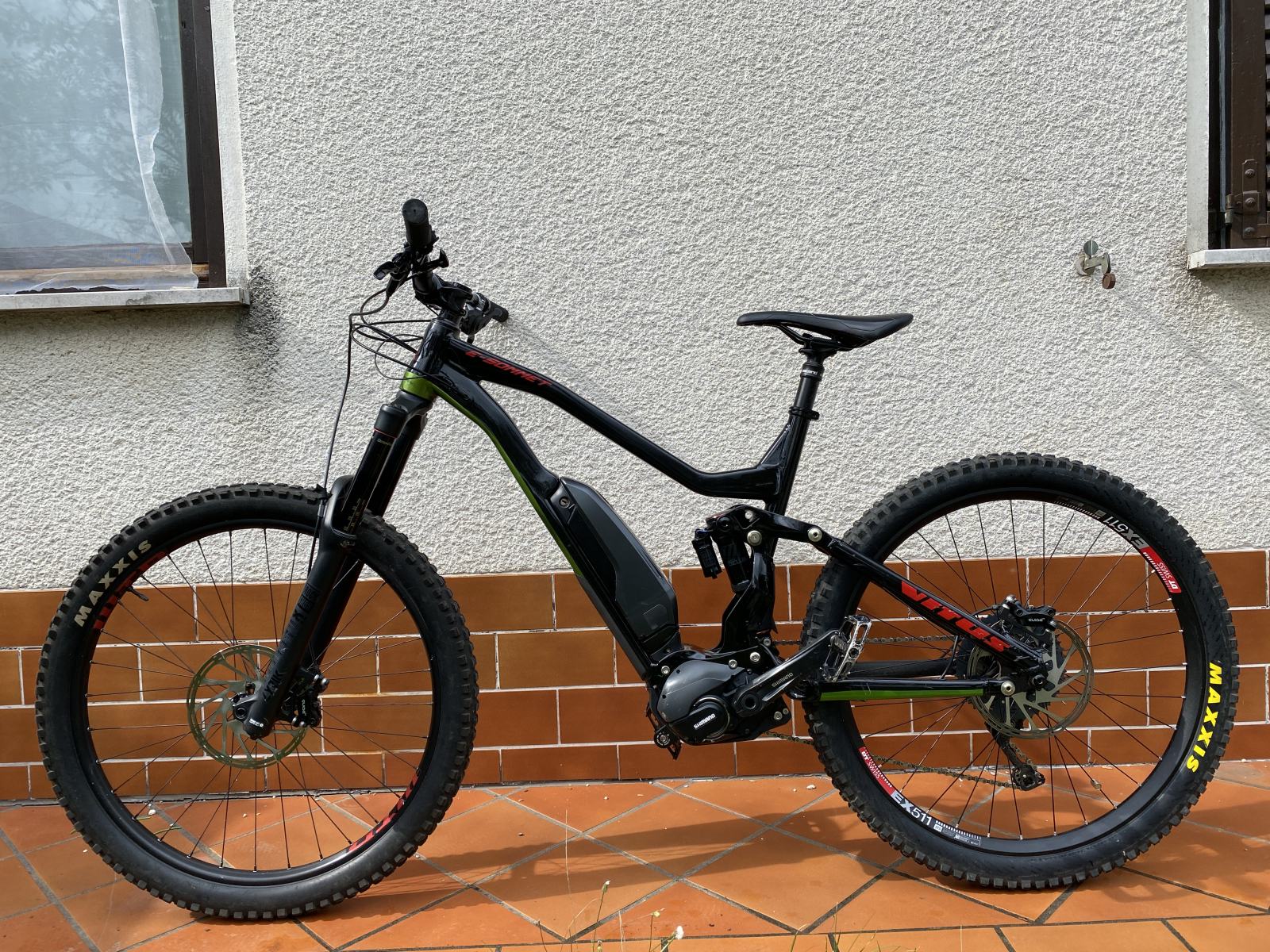 Enduro električno kolo Vitus E-Sommet VR 2020 L