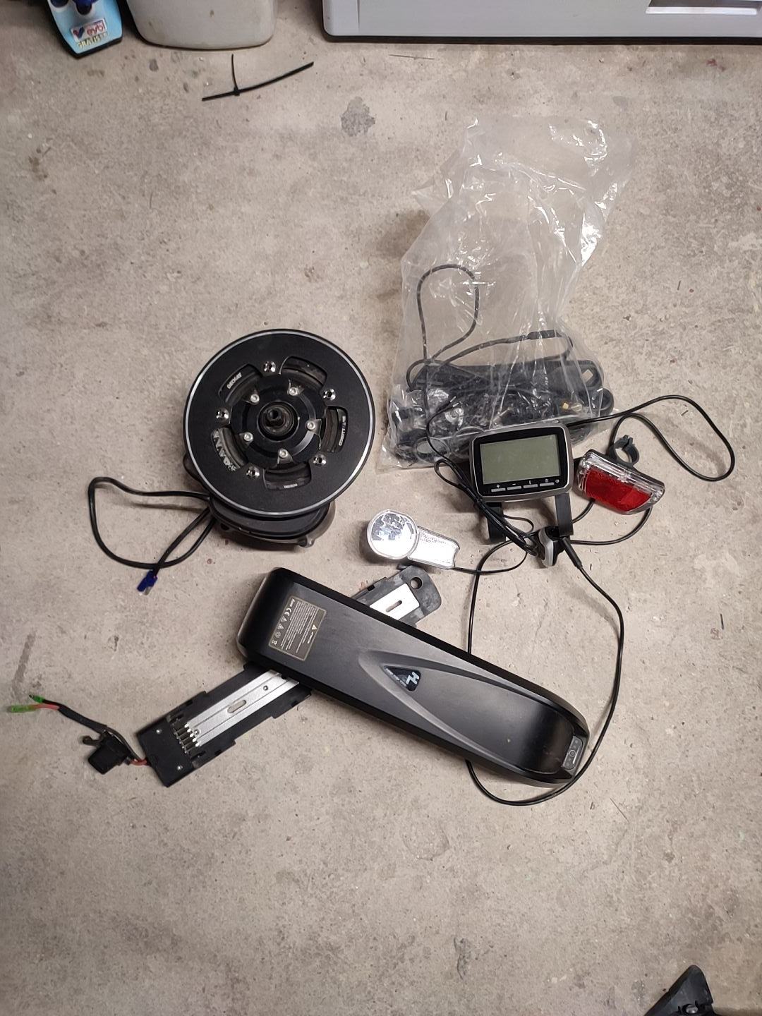 TSDZ2B kit za predelavo kolesa v električno kolo z baterijo