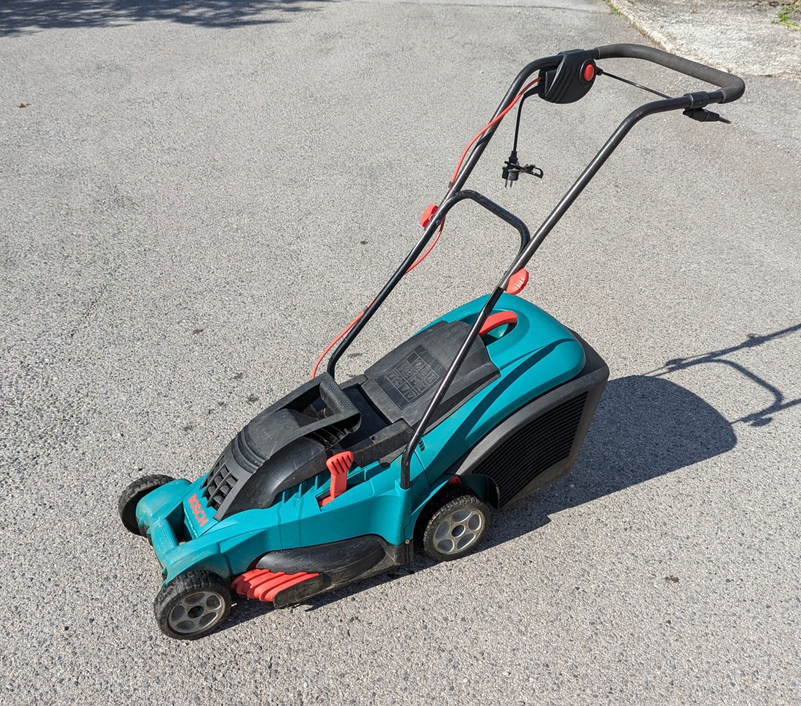 Bosch električna rotacijska kosilnica Rotak 40
