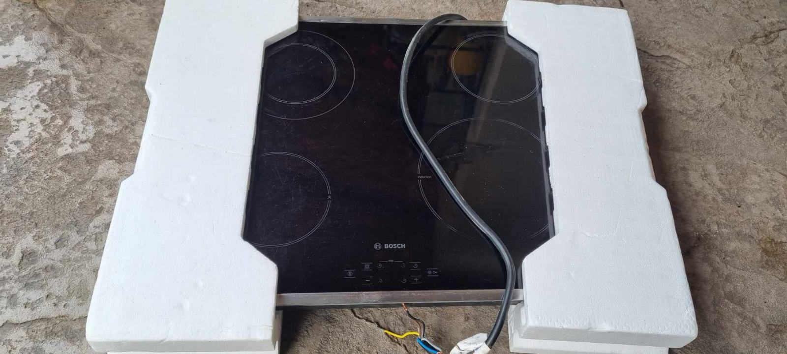 BOSCH COMBO PLOŠČA - 2x indukcija, 2x steklokeramika