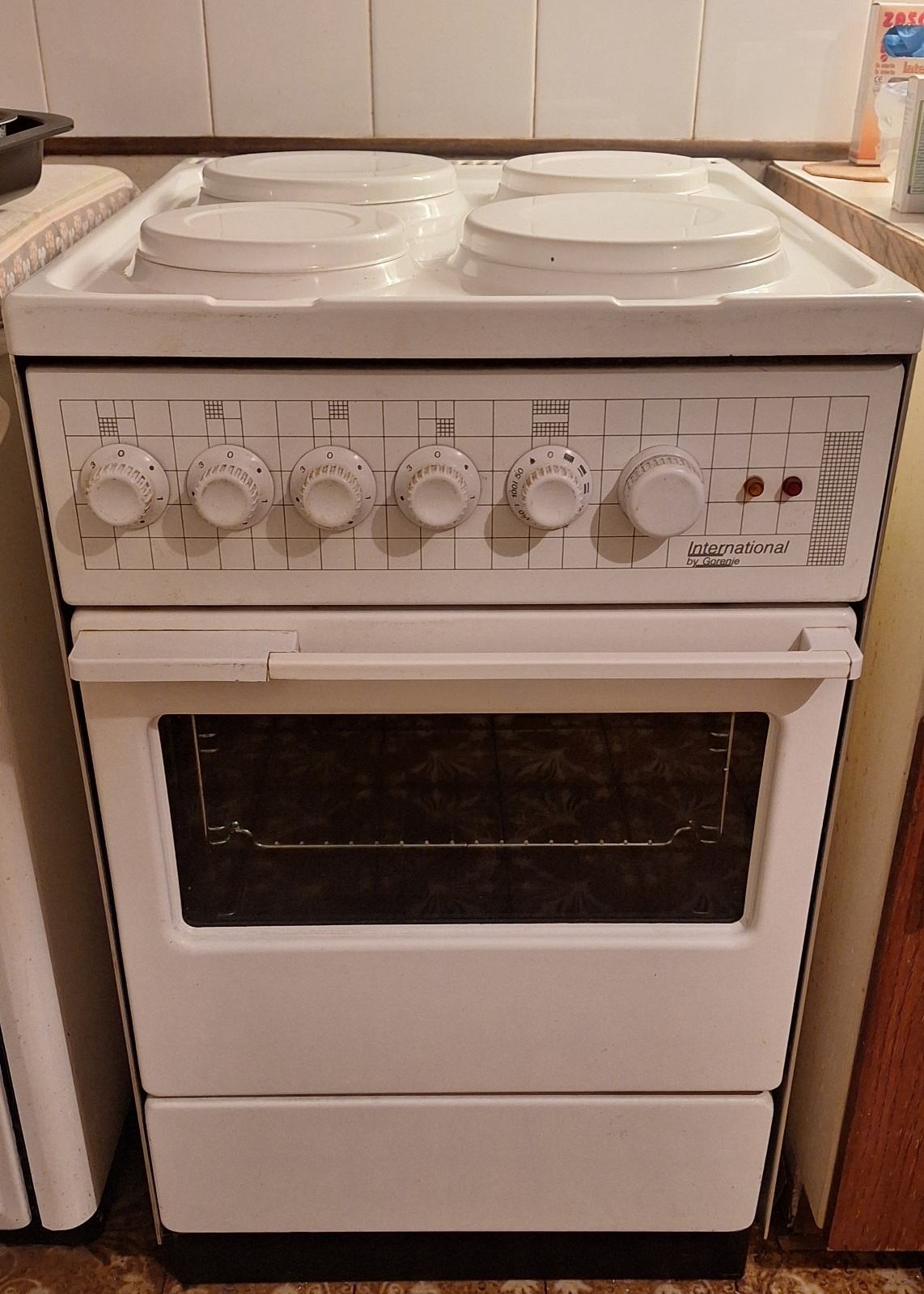 Elektricni stedilnik s pecico Gorenje