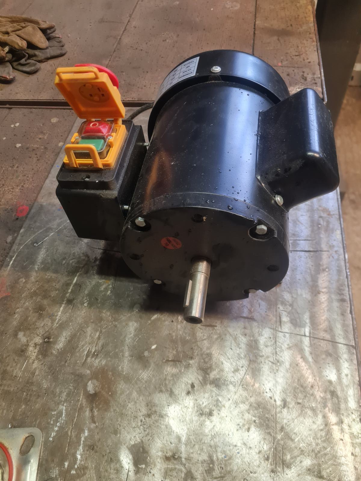 ELEKTROMOTOR ENOFAZNI