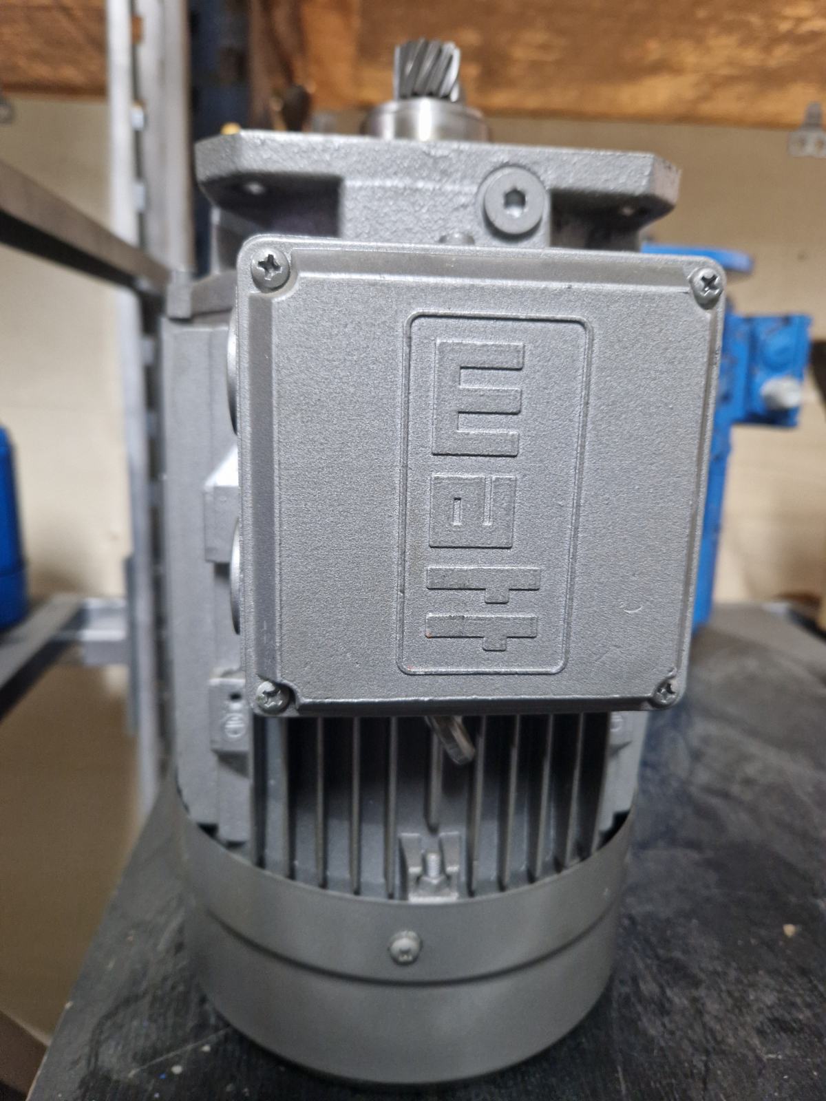 Reduktorski motor WATT DRIVE, rabljen