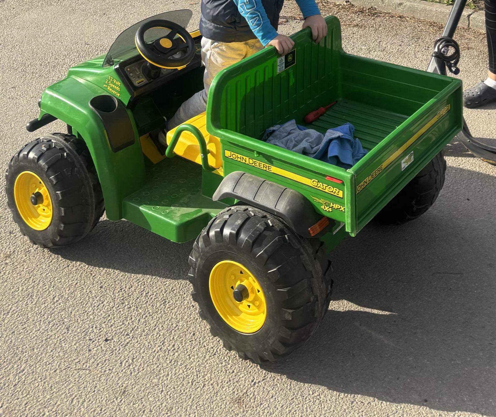 Otroški električni traktor John Deere Gator HPX, Peg-Perego