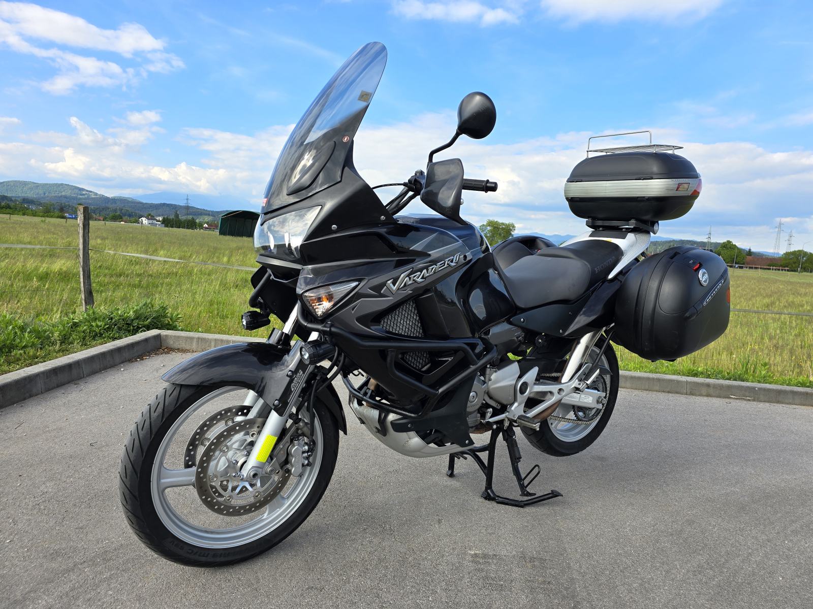 Honda XL 1000 VA Varadero 996 cm3, 2009 l.