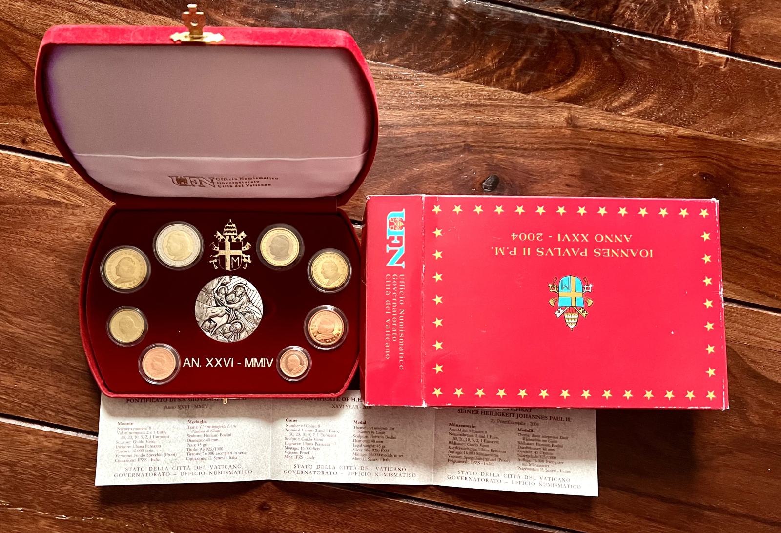 2004 VATIKAN EURO PROOF SET DELUXE S SREBRNO PAPEŠKO MEDALJO (otaku)