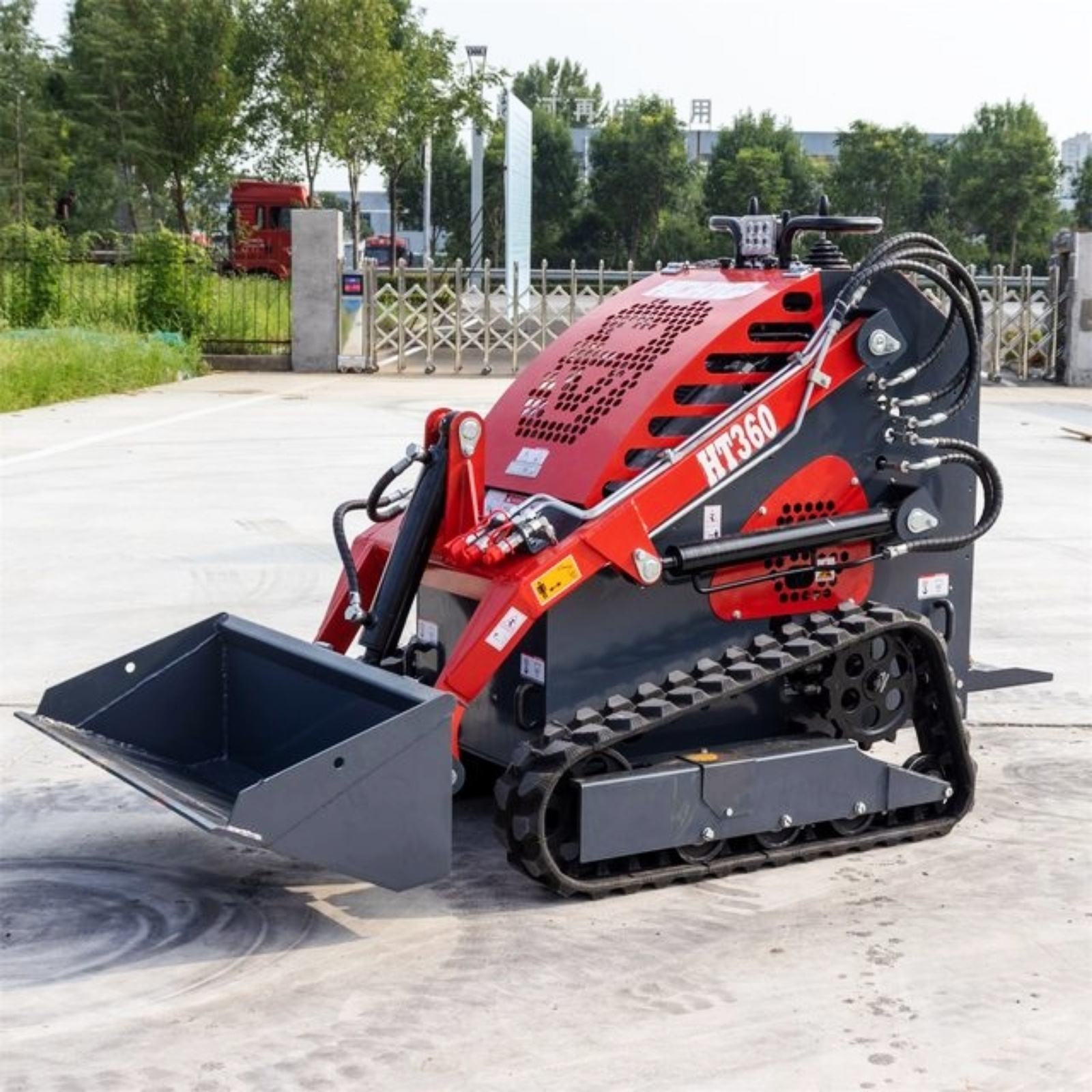 MINI NAKLADAČ ugodno