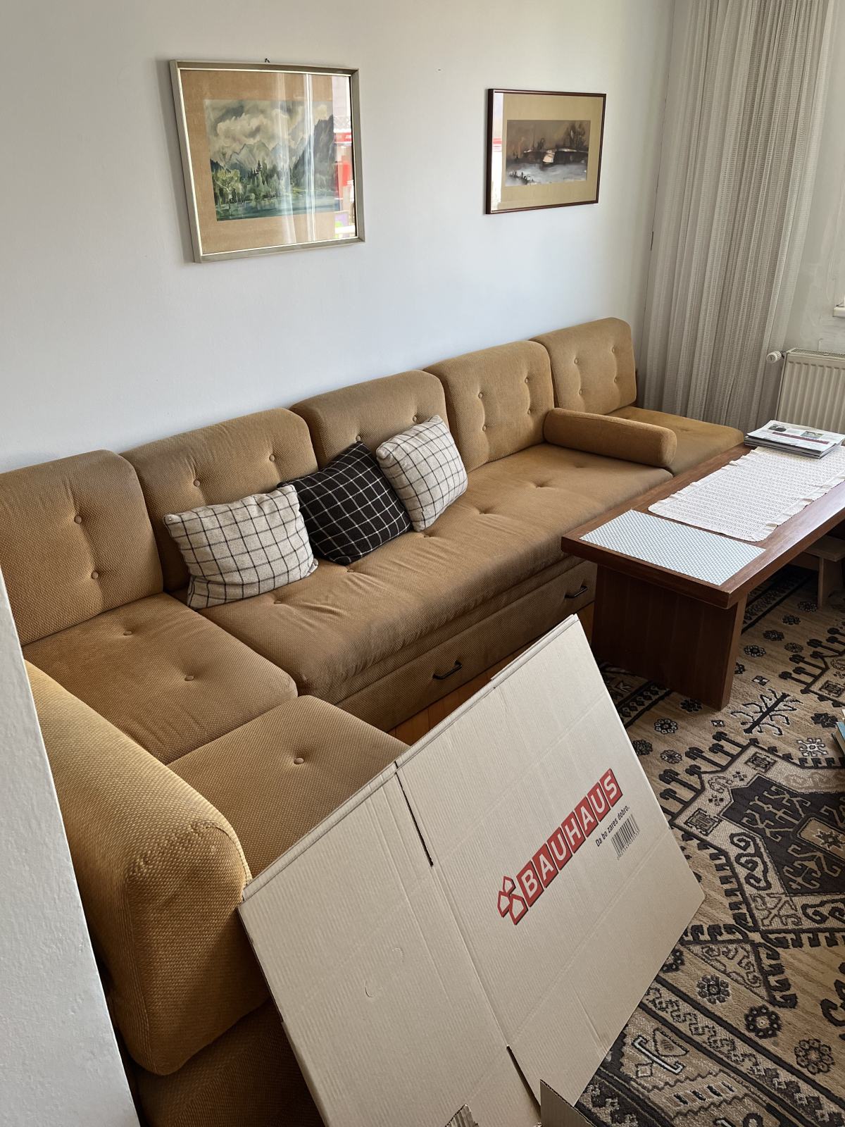 Podarim sedežno garnituro